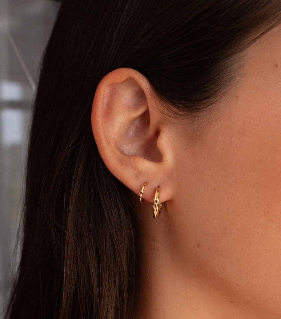 Oorbellen - carved twister | MIAB Jewels